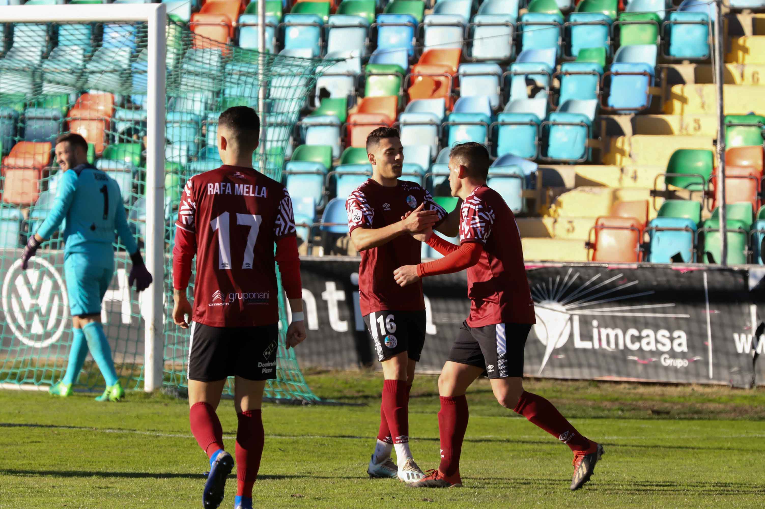 Fotos: Amistoso entre el Salamanca CF UDS y el CD Ribert en el estadio ...