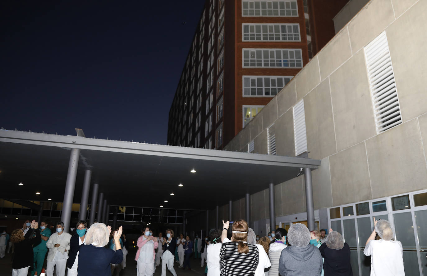 Fotos: Sirenas y aplausos en el Hospital Río Carrión | El Norte de Castilla