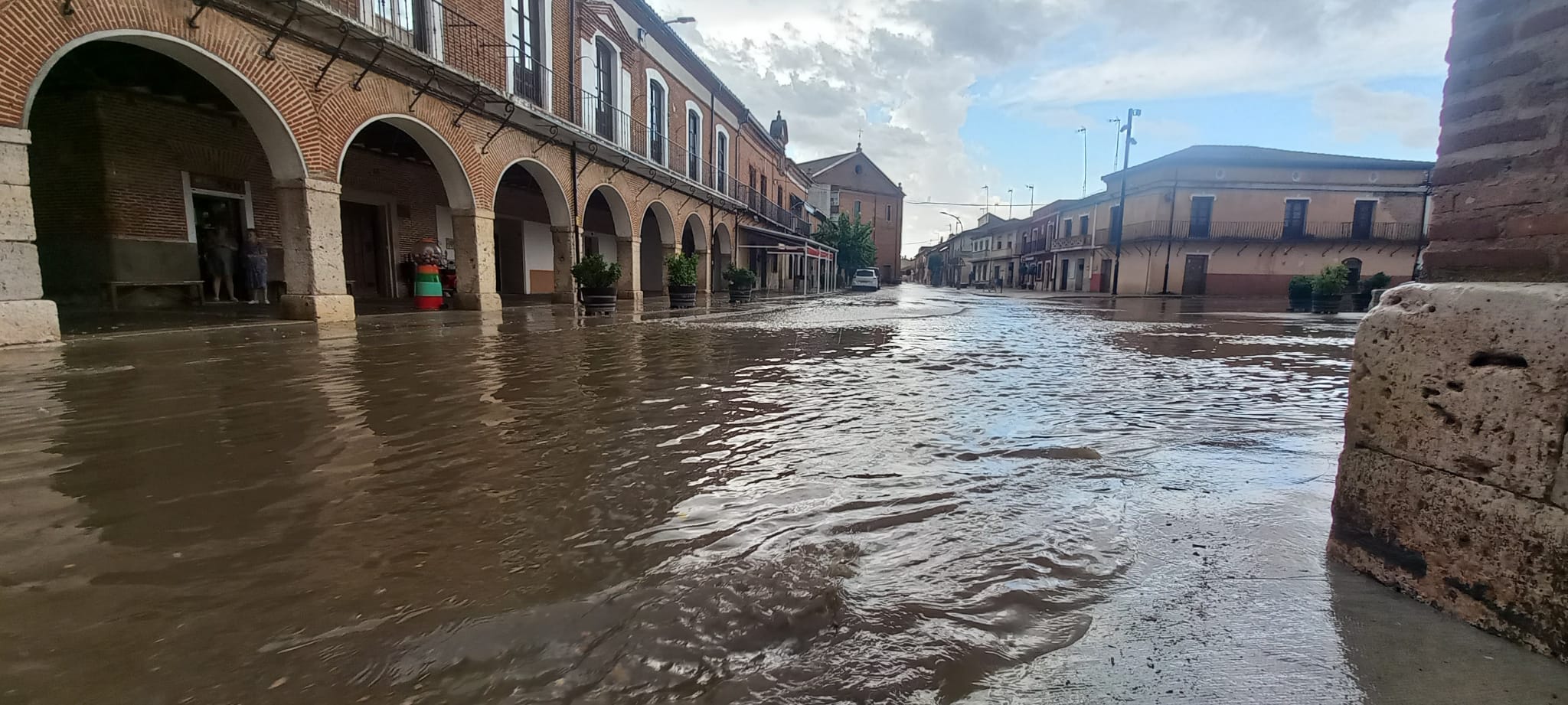 Fotos: La tormenta descarga granizo y anega calles en La Seca | El ...